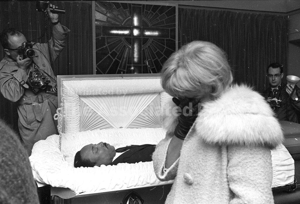 MLK ASSASSINATION 1968 Buy Photos AP Images DetailView mlk-assassination-1968-buy-photos-ap-images-detailview