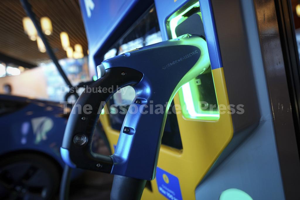 Eligible electric and plug-in vehicle buyers will get US tax credits ...