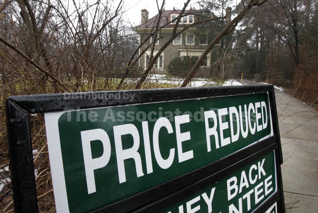 Home sellers are cutting list prices as spring buying season starts ...