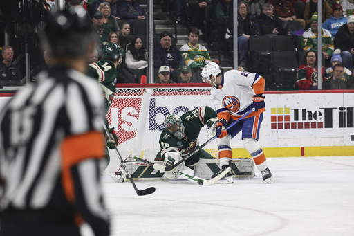 Fleury, Wild blank Islanders 5-0 as goalie passes Roy for 2nd place in ...