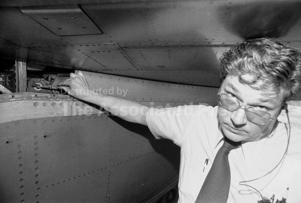 American Airlines Flight 191 Crash | Buy Photos | AP Images | DetailView