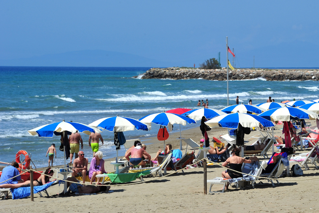 Italy approves new rules to put beach concessions up for bidding by ...