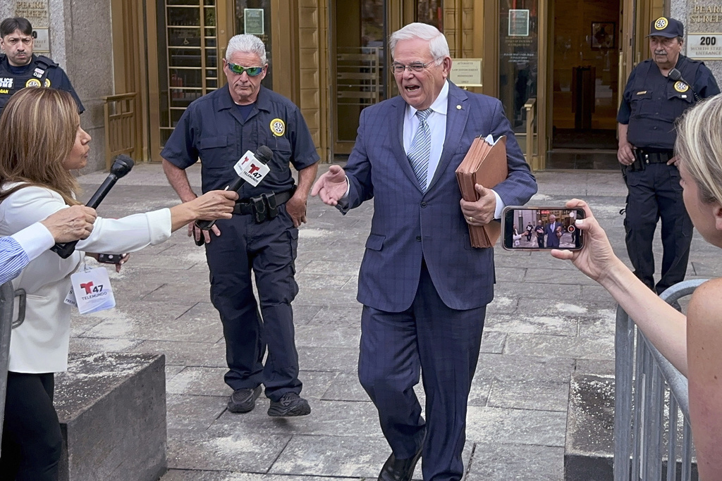 Prosecutor tells New York City jury at bribery trial that Sen. Bob ...