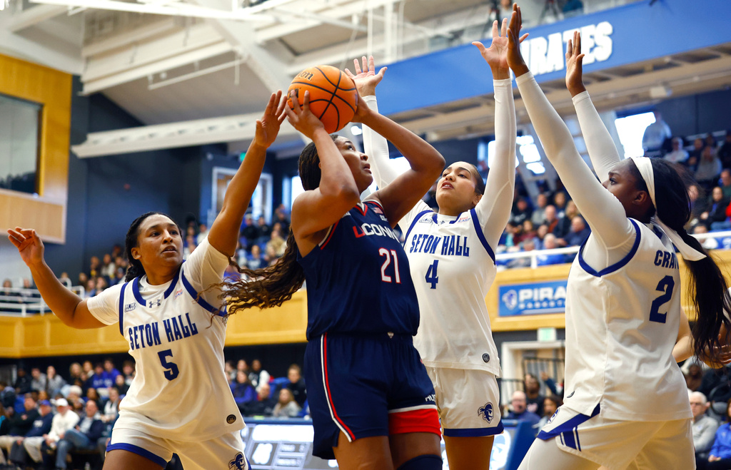 AP women's basketball player of the week is No. 1 UConn's Sarah Strong ...