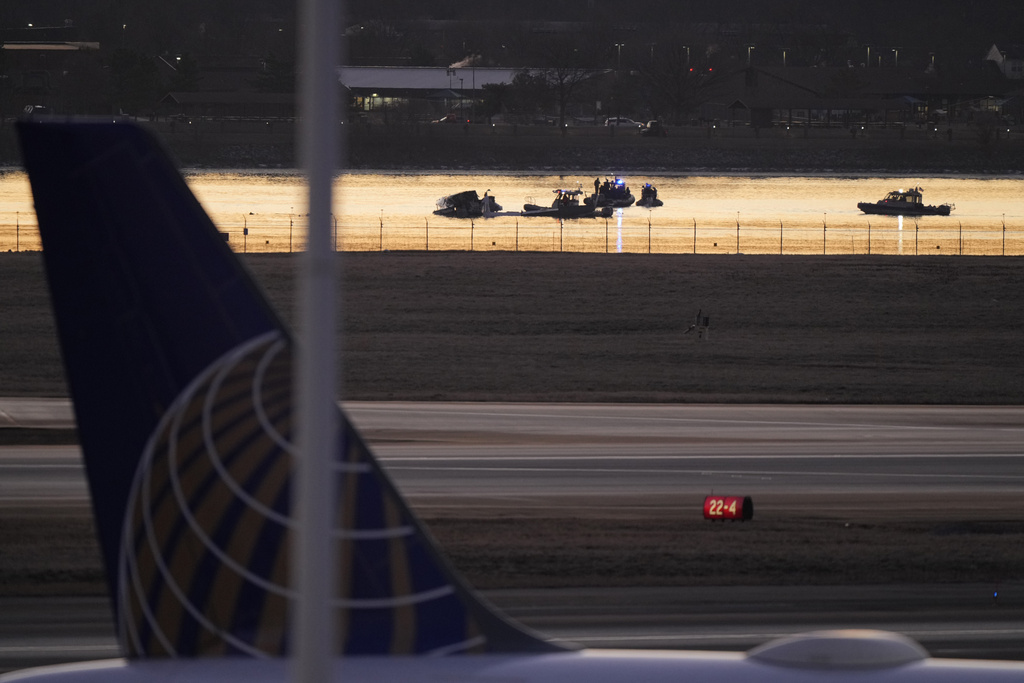 Everyone aboard an American Airlines jet that collided with an Army ...