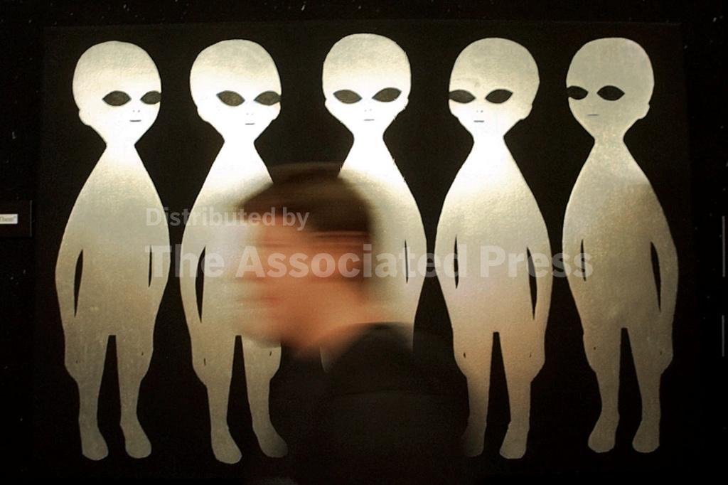New UFO files describe spinning discs, glowing orbs and one object ...