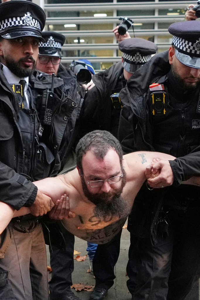 See the world in vertical: Top photos by AP's photojournalists ...