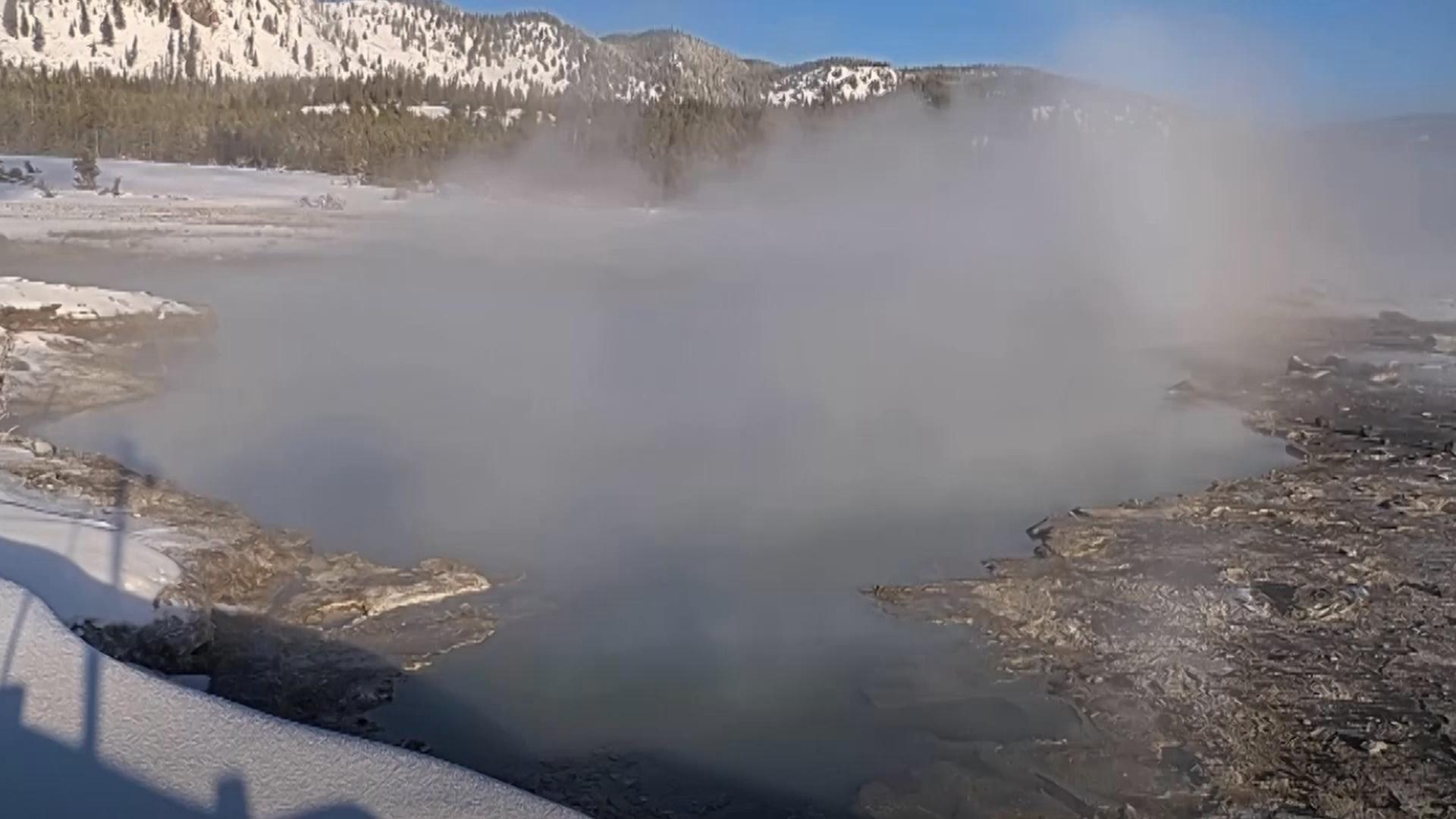 Muddy eruption at Yellowstone's Black Diamond Pool captured on video ...