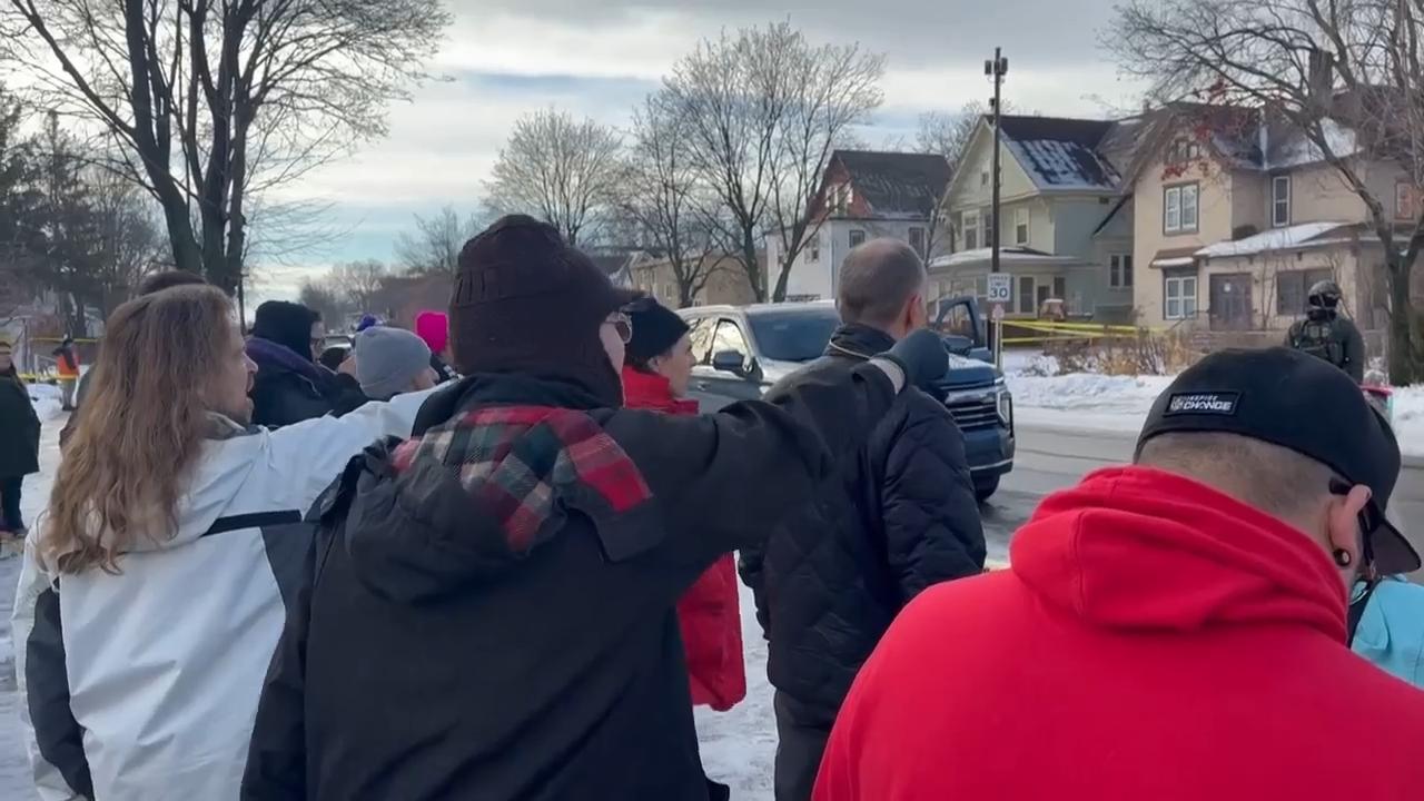 Minneapolis on edge after fatal shooting of woman by ICE officer ...