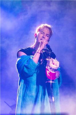 G-DRAGON’s Iconic Flower Turns into “818 BLOOM” Blocks with OXFORD ...