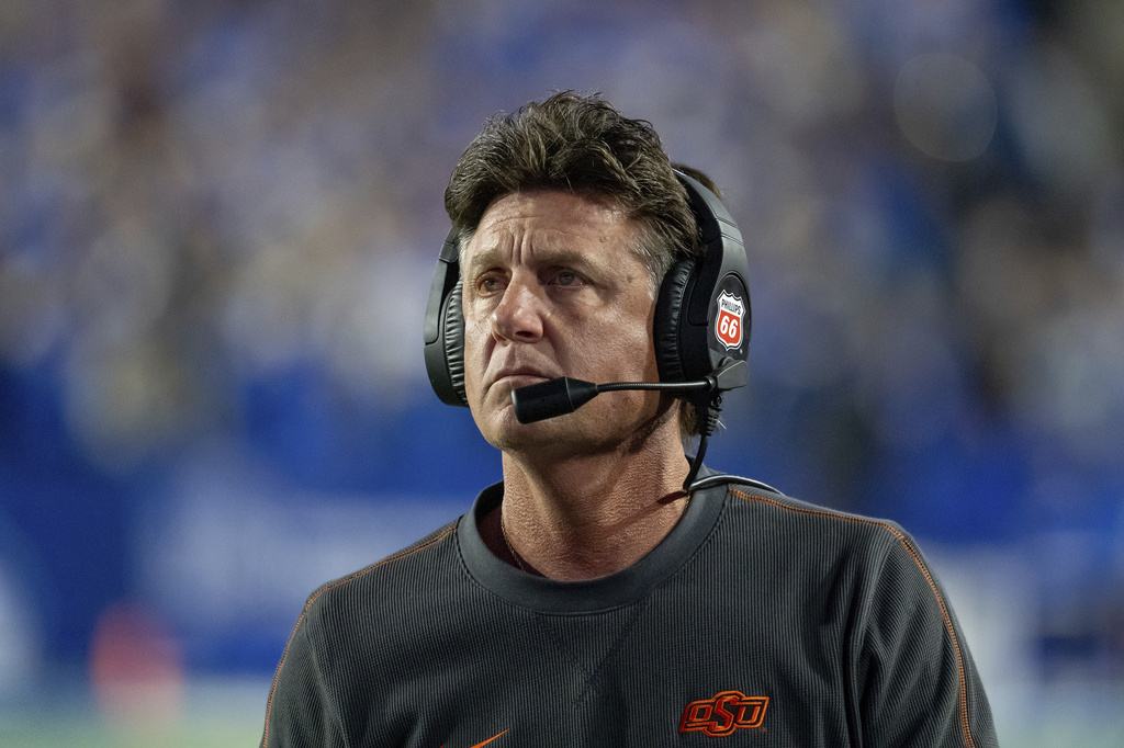 Oklahoma State coach Mike Gundy stays cool as Cowboys face uncertainty ...
