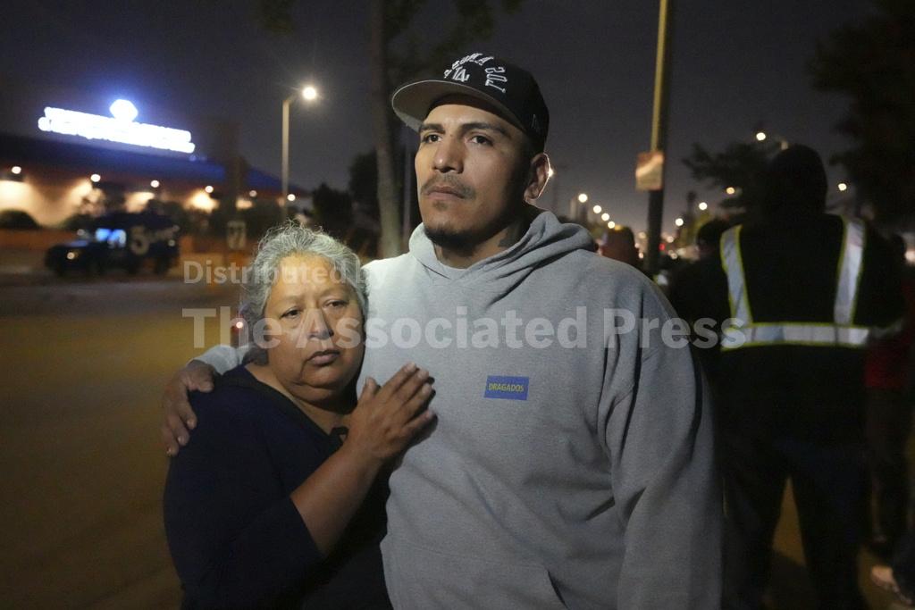 31 construction workers reach safety after partial collapse of Los ...