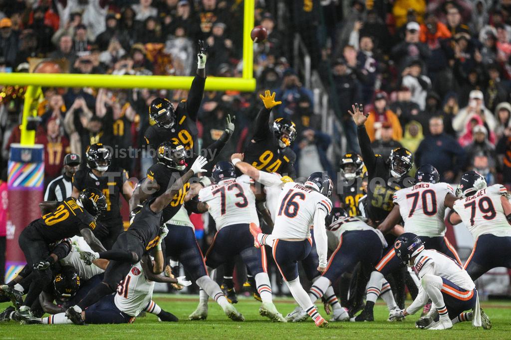 No Hail Mary magic this time and Moody's last-play kick lifts the Bears ...