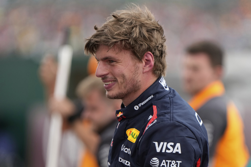 Max Verstappen bests his F1 title rivals Piastri and Norris for British ...
