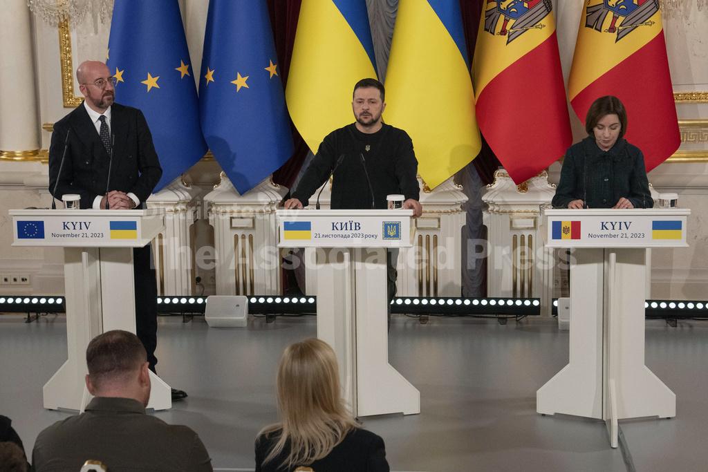 EU nations agree to start membership negotiations next week with Ukraine and Moldova | Hosted