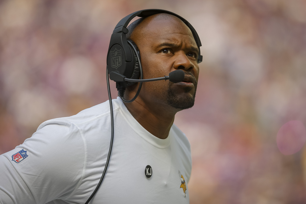 Jets interview Vikings defensive coordinator Brian Flores for their ...