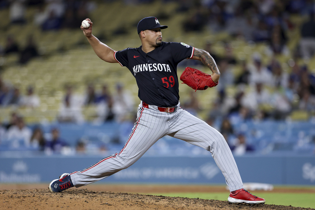 Durán to Phillies and twin pitchers dealt on same day. Big names remain ...
