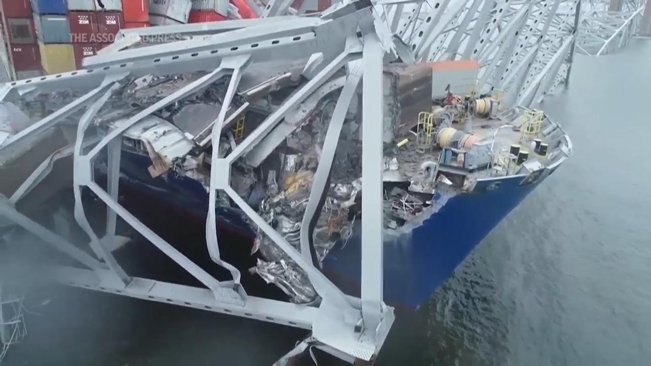 Cranes arriving to start removing wreckage from deadly Baltimore bridge ...