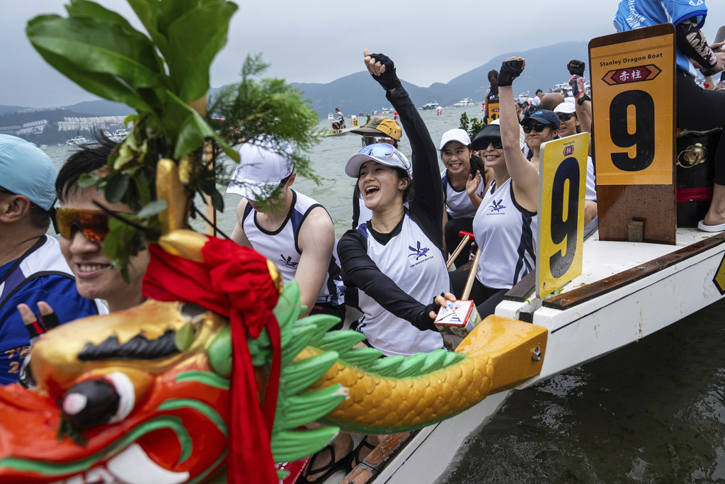 AP PHOTOS: Dragon boats thunder through Hong Kong waters to mark ...