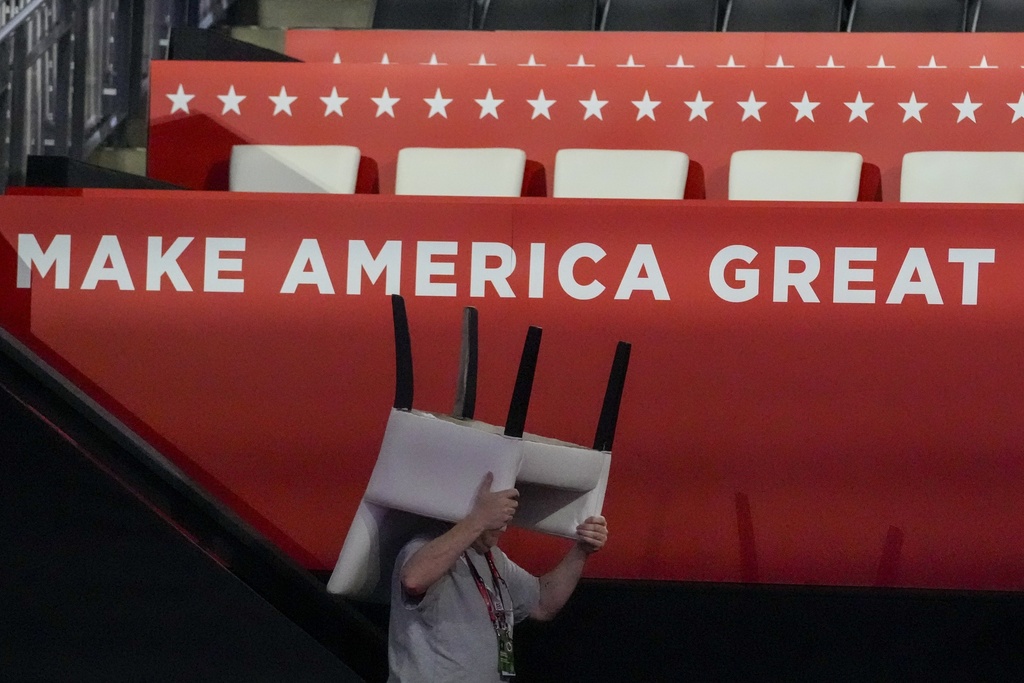 Trump receives enough delegate votes to officially be Republicans ...