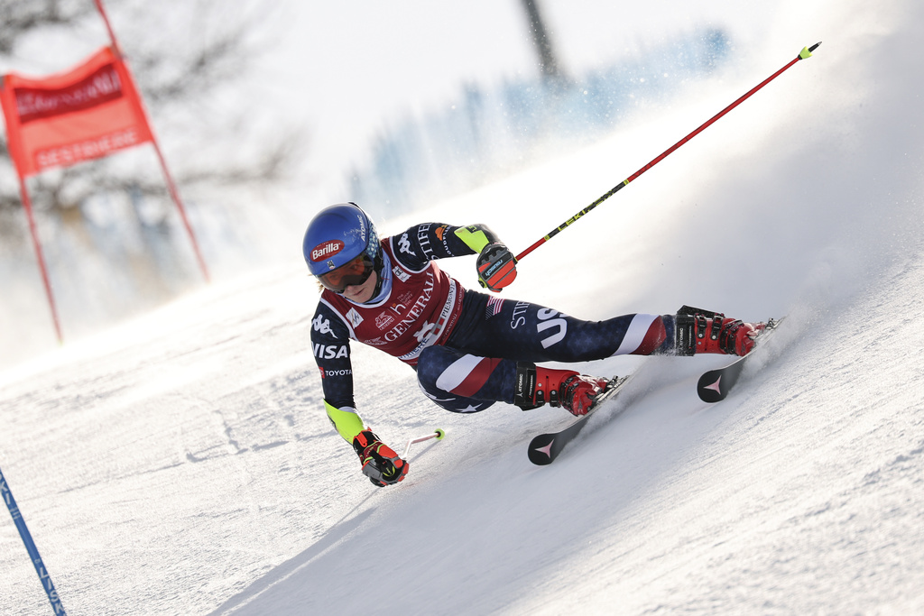 Shiffrin finishes 2.89 seconds behind first-run leader Robinson in ...
