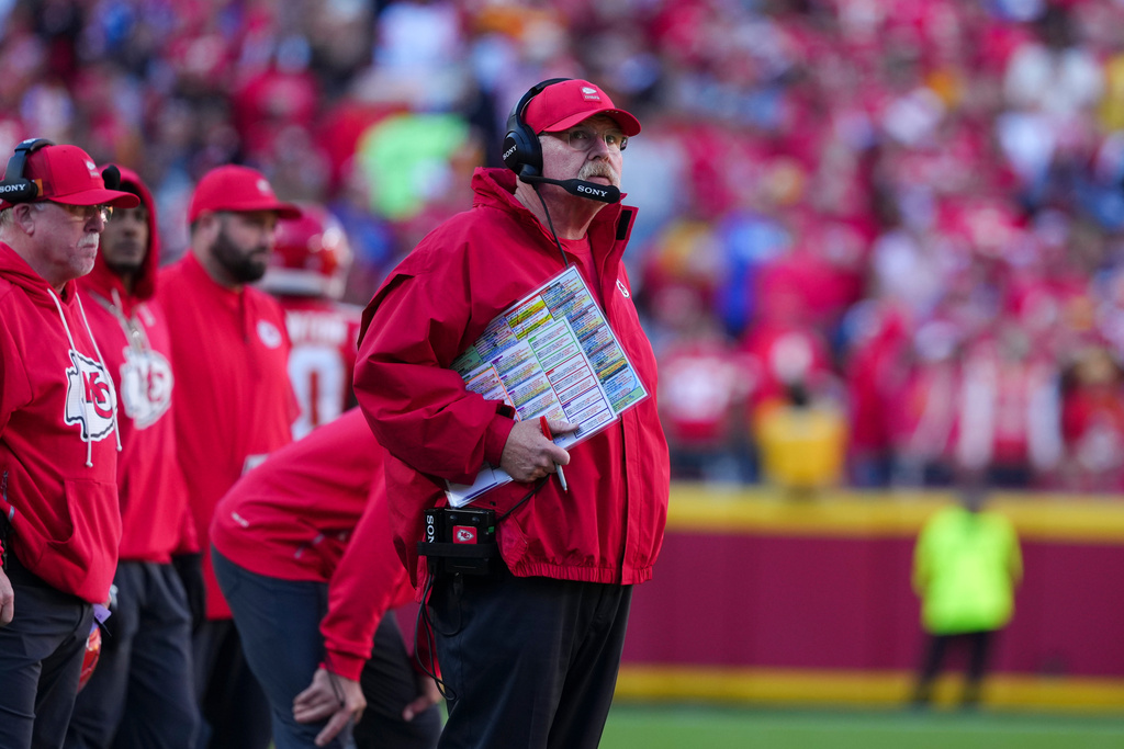 Chiefs rally from 11-point deficit to beat Colts 23-20 in OT on ...