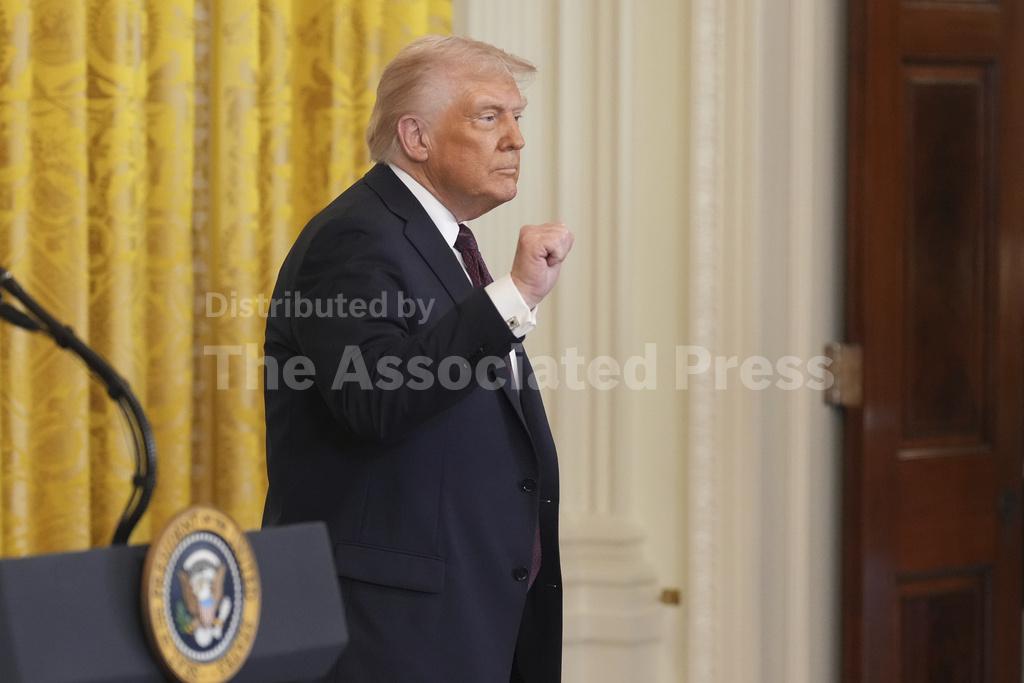 Trump downplays national security team texting military operation plan ...