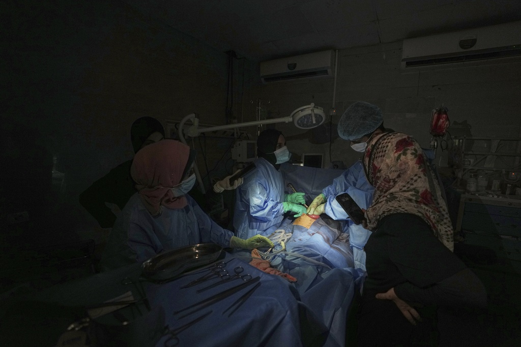 A young surgeon tries to save lives at a crippled Gaza hospital | Bay ...