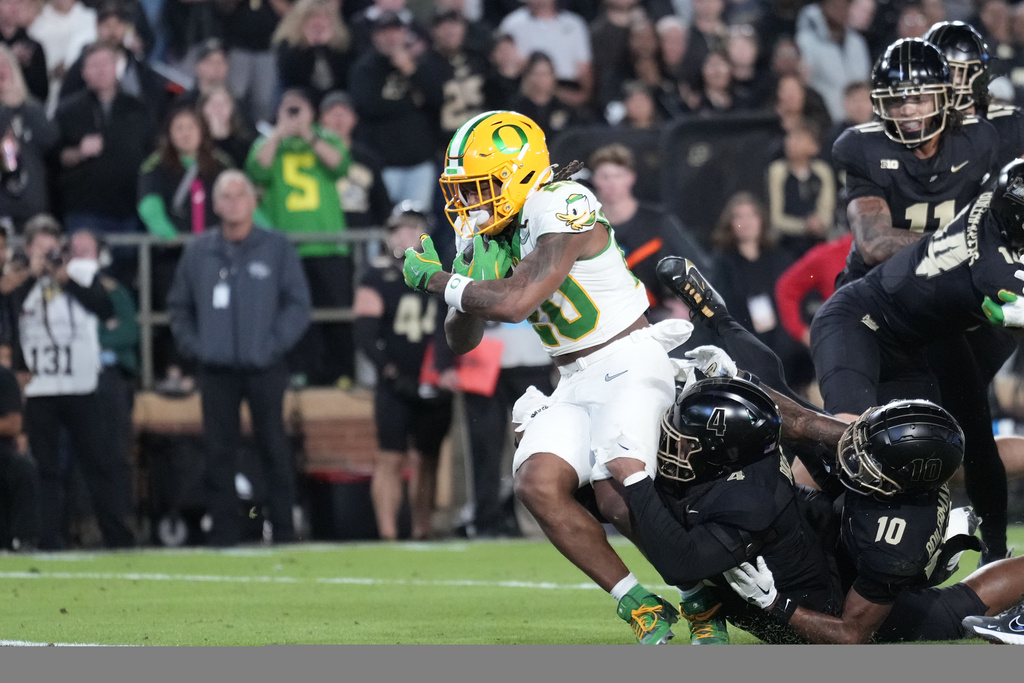 No. 2 Oregon defeats Purdue 35-0 for first road shutout in over 30 ...