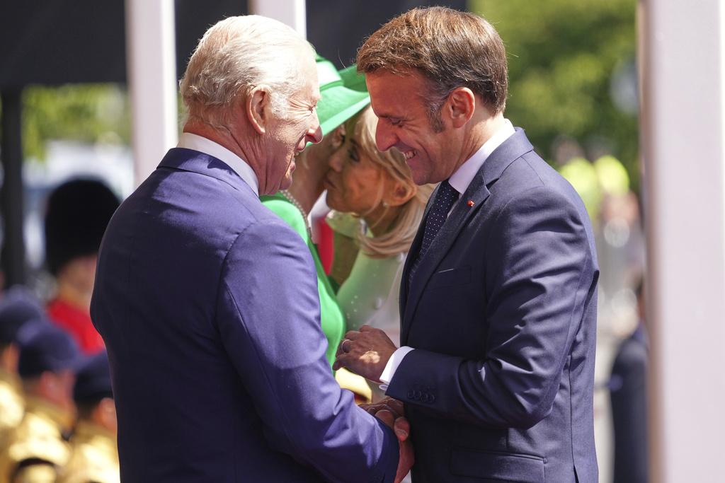 Photos show French President Emmanuel Macron's UK state visit ...