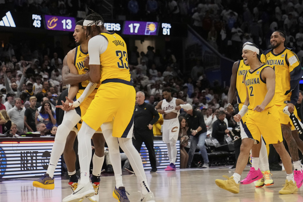 Haliburton's 3 with 1.1 seconds left gives Pacers 120-119 stunning win ...