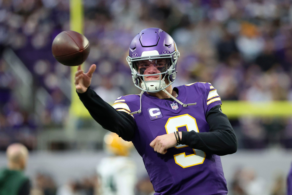 McCarthy gives Vikings another mixed-bag performance in season finale ...
