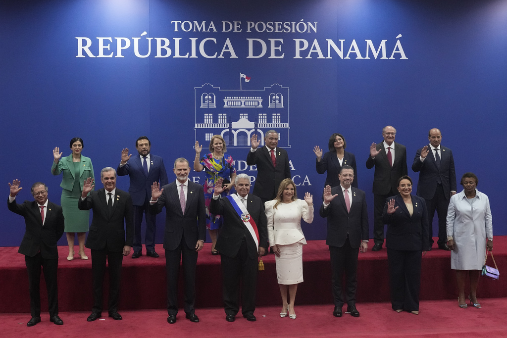 José Raúl Mulino sworn in as Panama's new president, promises to stop ...