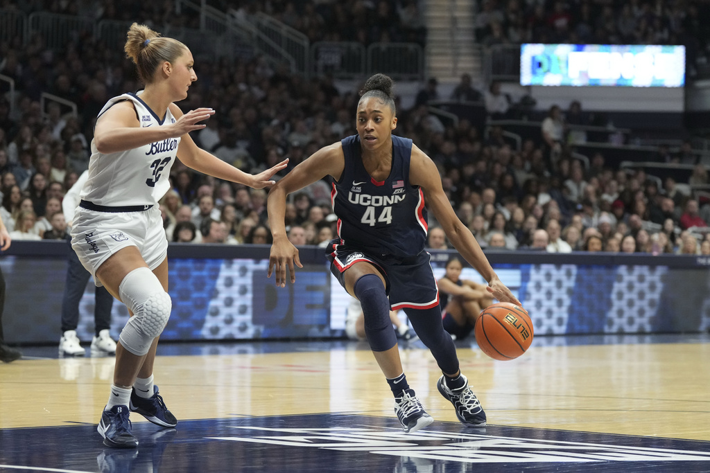 No. 5 UConn beats Butler 86-47 for 5th straight win - The Morning Sun