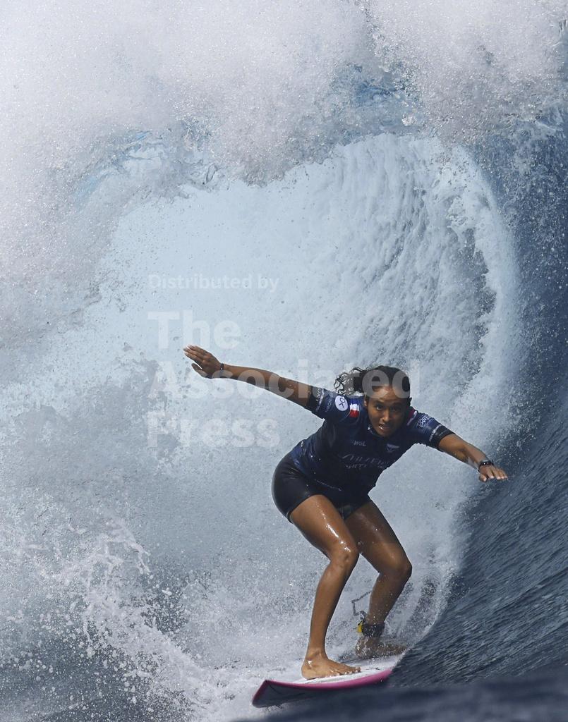 Surfers get ‘best waves of our lives’ at dress rehearsal for Olympic ...