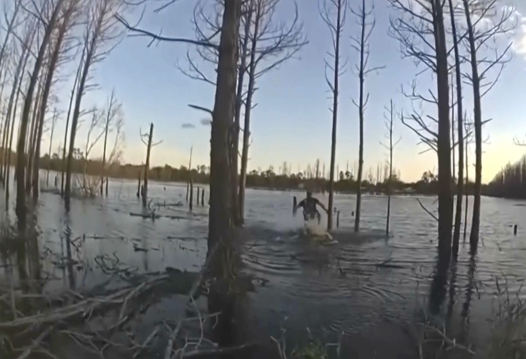 Florida sheriff's deputy rescues missing 5-year-old autistic boy from pond | Bay to Bay News