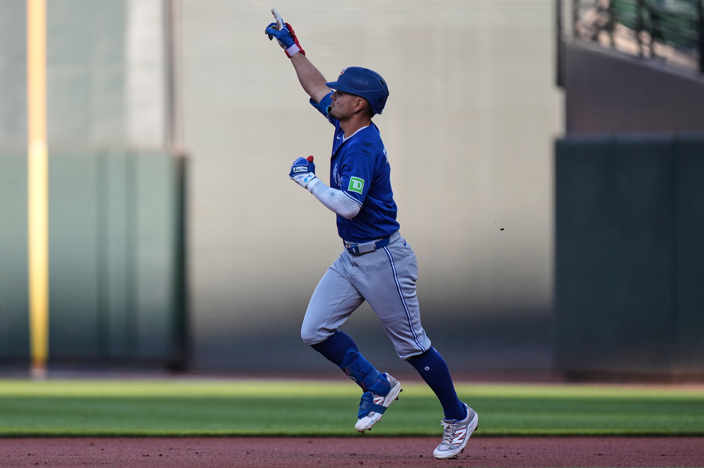 Bases-loaded walk lifts the Blue Jays to a 2-1 victory over the Orioles ...