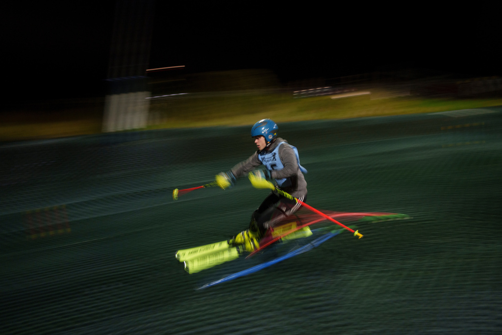 Photos of a plastic ski slope in Britain - The Morning Sun